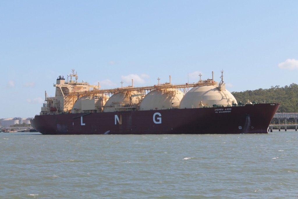 ‘Moss-type’ LNG carrier arrives in Gladstone - Infrastructure Magazine