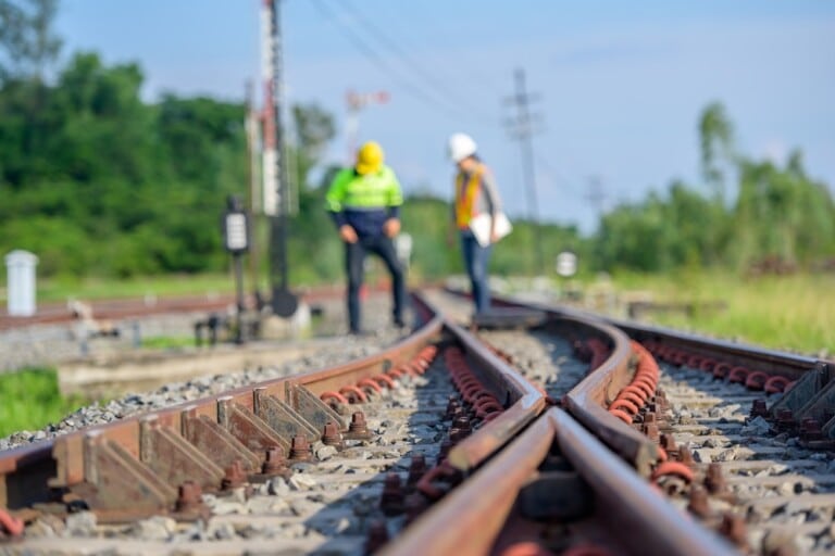 Essential trackwork to maintain safety key NSW and Qld lines ...